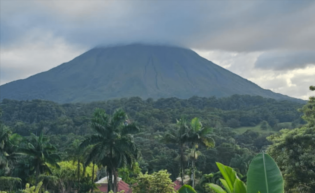 Students Study in Costa Rica - Keystone College